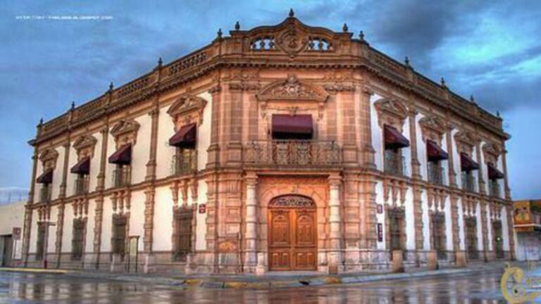 La leyenda de los fantasmas de La Casona 👉 👉️ En Blanco y Negro