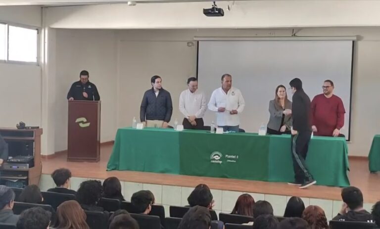 Entregan lentes graduados a estudiantes del Conalep 👉 Local 👉️ En ...